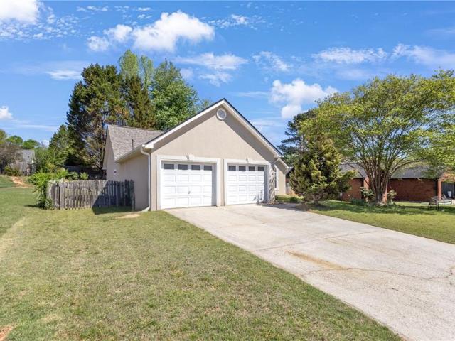125 York Ln, Fayetteville, GA 30214 | MLS #7750 | Compass