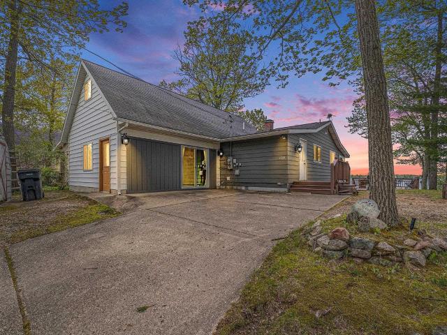 1264 Birchaven Beach
