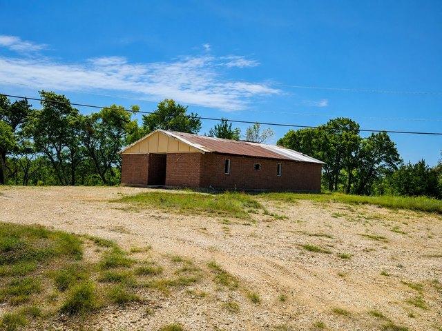 1264 Red Moore Rd, Whitewright, TX 75491