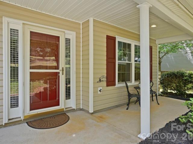 1264 Winding Path Road
