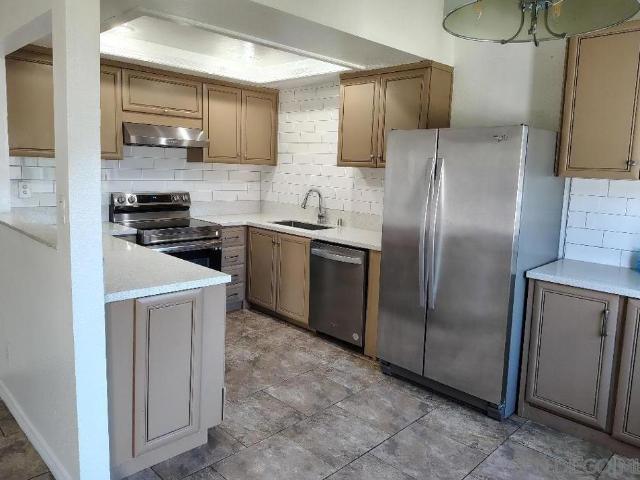 12650 Lakeshore Dr 158
