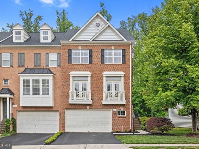 12654 Heron Ridge Dr, Fairfax, VA 22030