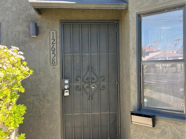 12658 Oxnard St, North Hollywood, CA 91606 | MLS #DW26051 | Compass