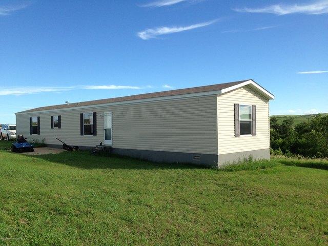 1265 nd St NW, Watford City, ND 58854