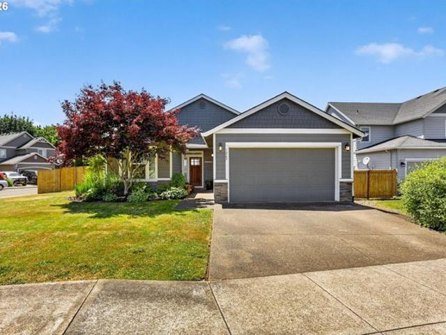 1265 NE Gardiner Dr, Estacada, OR 97023
