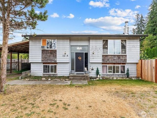 1265 Cascade St, Darrington, WA 98241