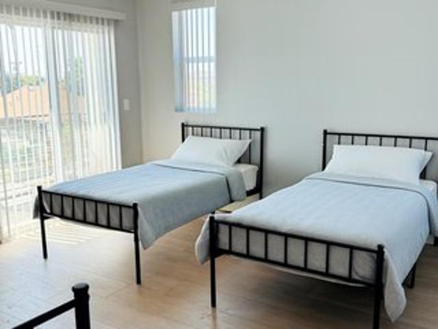 1265 E Adams Blvd, Los Angeles, CA 90011
