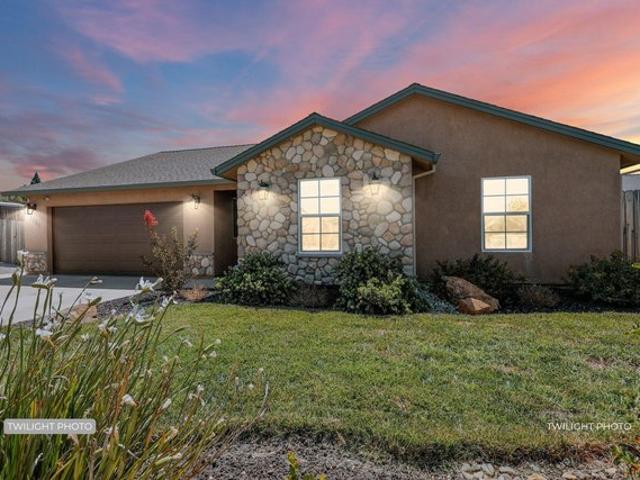 1265 Yacht Ct, Redding, CA 96003