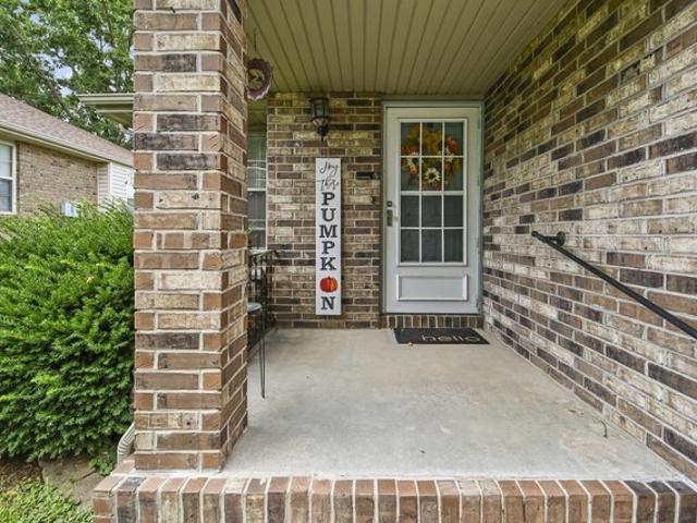 1265 1 W Vintage Ln, Nixa, MO 65714