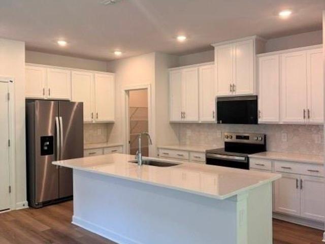 1265 30th Lane NE