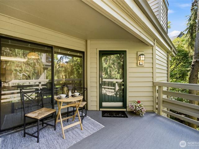1266 Bellevue Way NE # 2