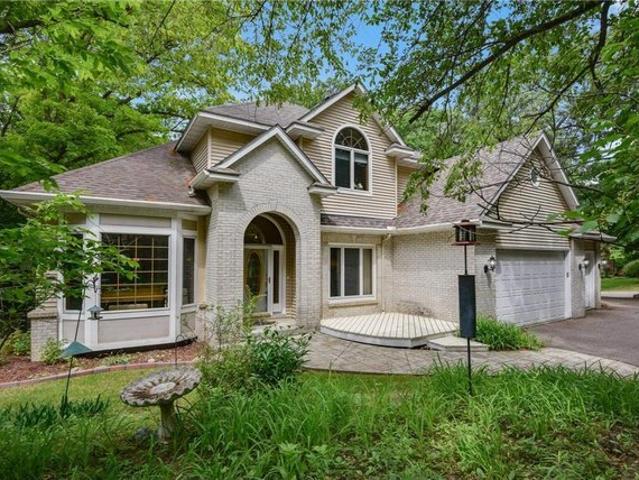1266 Deerwood Dr, Eagan, MN 55123