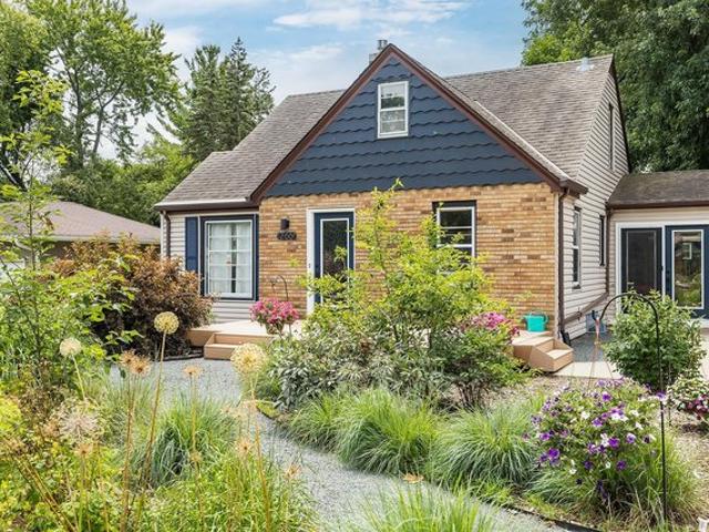 1266 Draper Ave, Roseville, MN 55113