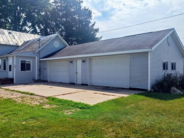 1266 S Lake Rd, Greenville, MI 48838