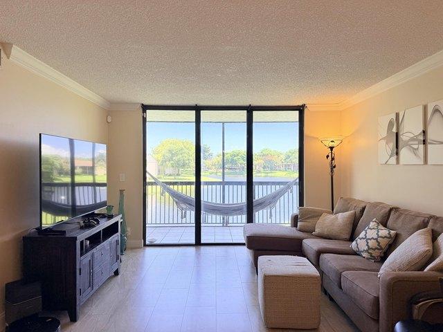 1266 S Military Trl Apt 525, Deerfield Beach, FL 33442