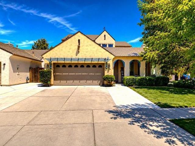1267 Casual Ln, Turlock, CA 95382
