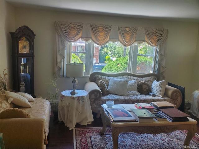 1267 E 58th Street