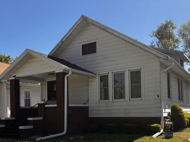 1267 Florence Ave, Galesburg, IL 61401