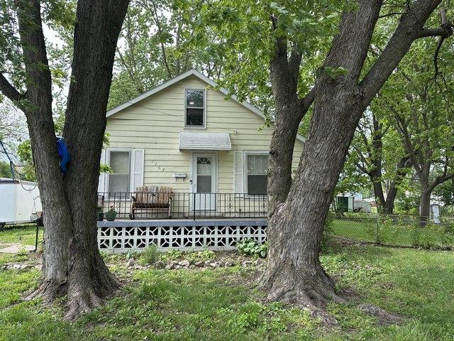 1267 S Ravenal Ave, Marshall, MO 65340