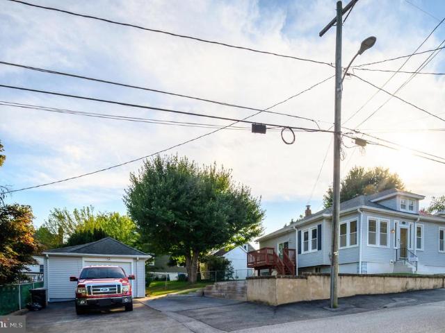 1267 Vogt Avenue
