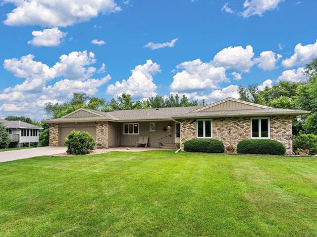 12680 N Shannon Dr, Shakopee, MN 55379