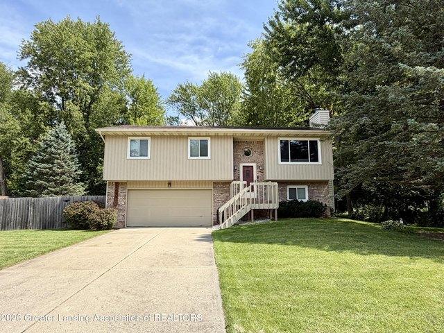 12688 Dundee Dr, Grand Ledge, MI 48837
