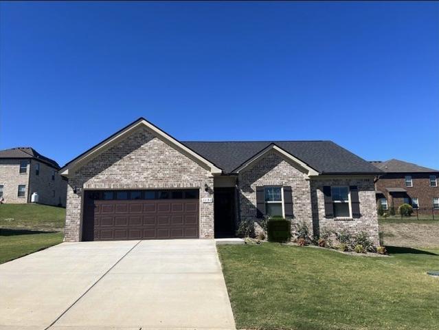 1268 Amber Hills Dr, Ashland City, TN 37015