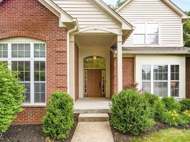 1268 Sullivans Rdg, Zionsville, IN 46077