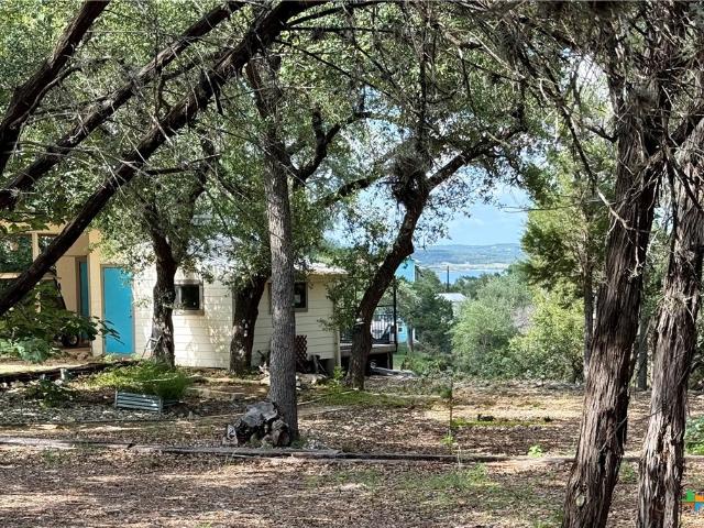 1268 W Lakeside Drive