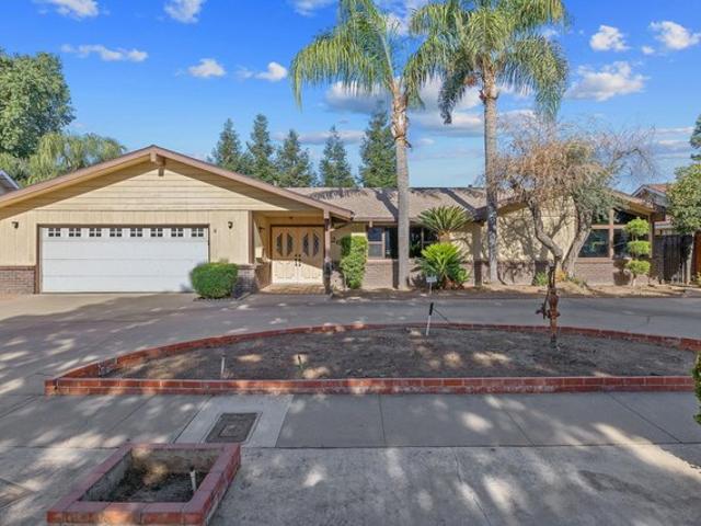 1269 N Gem St, Tulare, CA 93274
