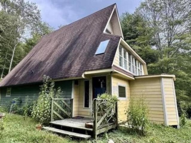 1269 Conifer Ln, Marion, VA 24354