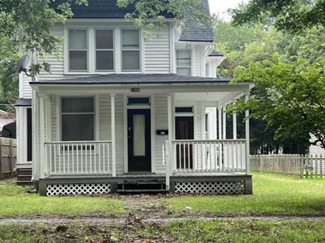 1269 SW Lane St, Topeka, KS 66604