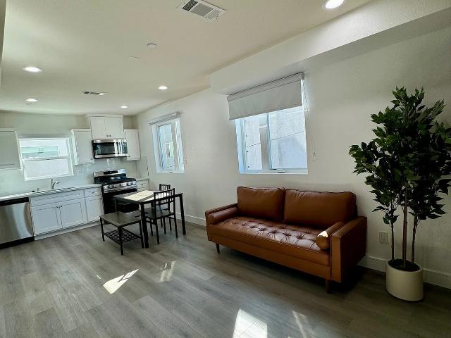 1269 W 36th St. 1 Bedroom Apartment for Rent at 1269 W 36th St, Los Angeles, CA 90007 Congress North