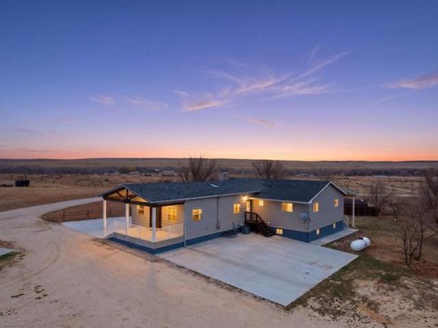 12603 E Cow Hollow Rd, Evansville, WY 82636