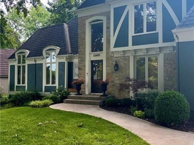 12603 Pawnee Ln, Leawood, KS 66209