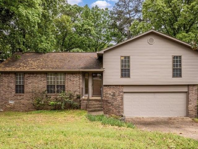 12601 Pleasant Forest Dr, Little Rock, AR 72212