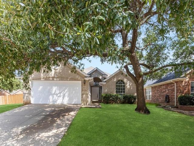 12601 Red Cedar Dr, Euless, TX 76040