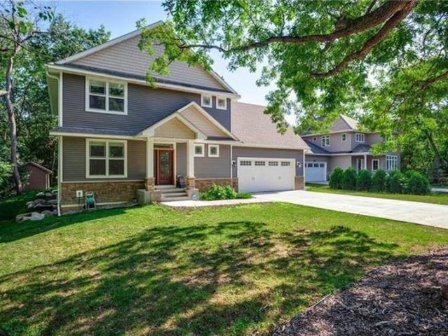 12601 Ridgemount Ave W, Hopkins, MN 55305