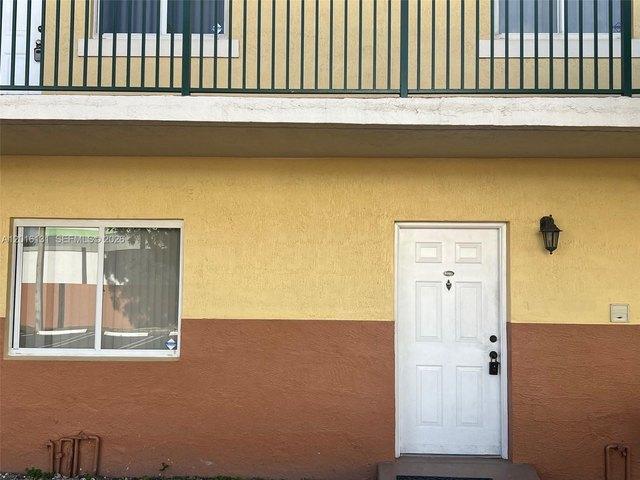 12605 SW 91st St Apt 103, Miami, FL 33186