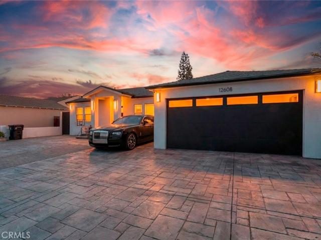 12608 Califa St, Valley Village, CA 91607 | MLS #SR26061 | Compass