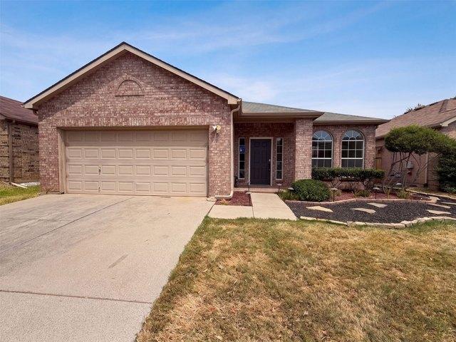 12609 Black Cherry Ln, Fort Worth, TX 76040
