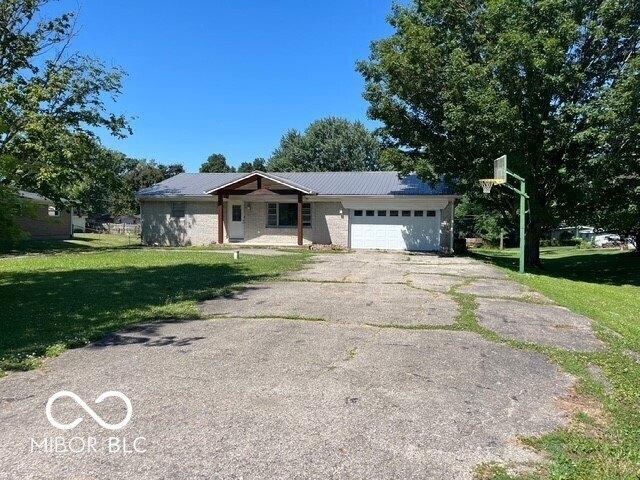 12609 Markay Dr, Fishers, IN 46038