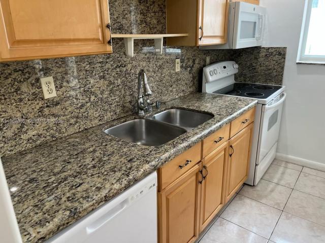 1260 NE 200th Ter, Miami, FL 33179 | MLS #A11962
