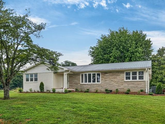 1260 Coconut Ridge Rd, Smithville, TN 37166