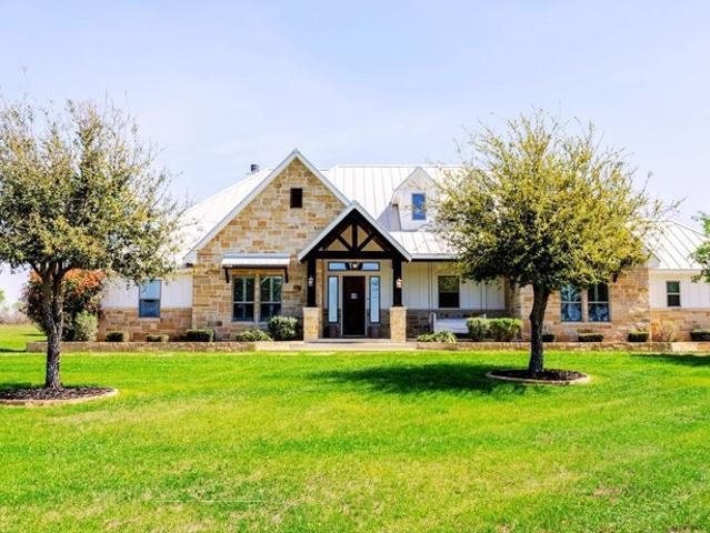 1260 County Road 361, La Vernia, TX 78121