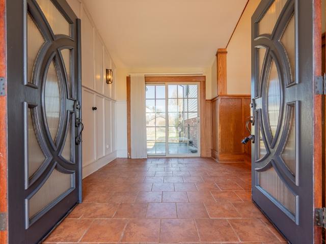 1260 Crestview Drive