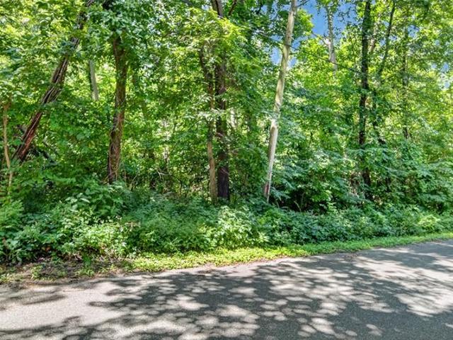 1260 E 41st St, Des Moines, IA 50317