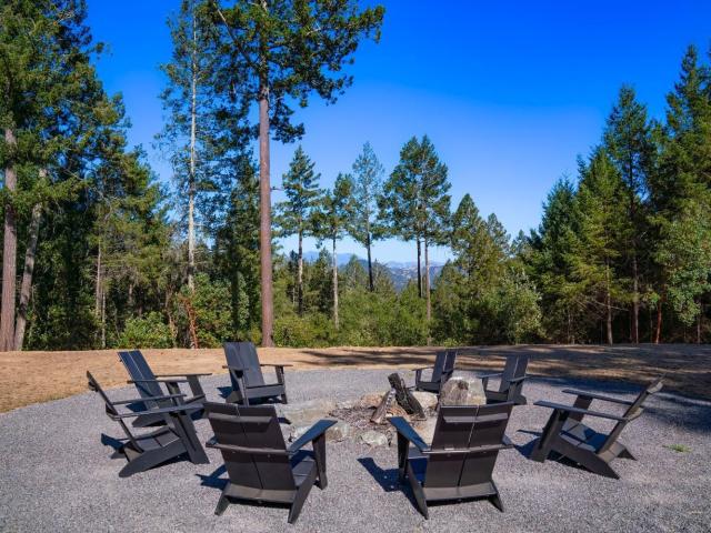 1260 Emerald Ranch Rd, Healdsburg, CA