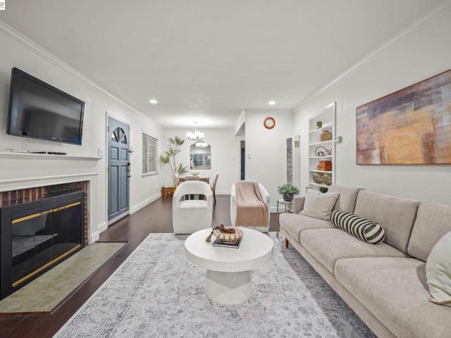 1260 Highland Blvd
