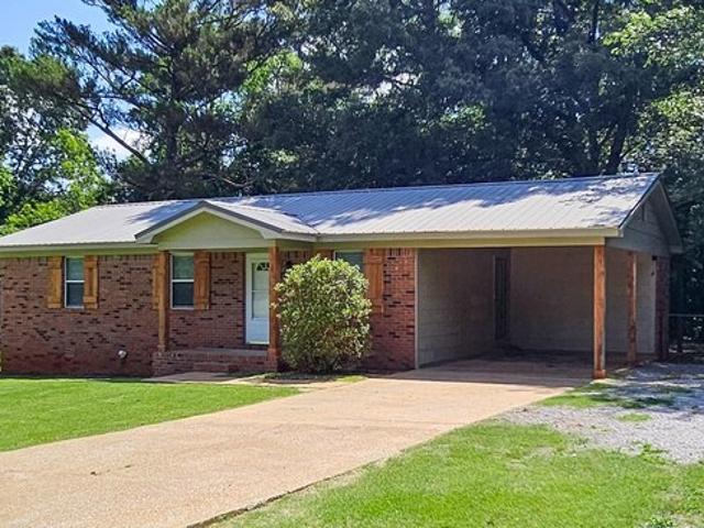 1260 Lakewood Dr E, Muscle Shoals, AL 35661